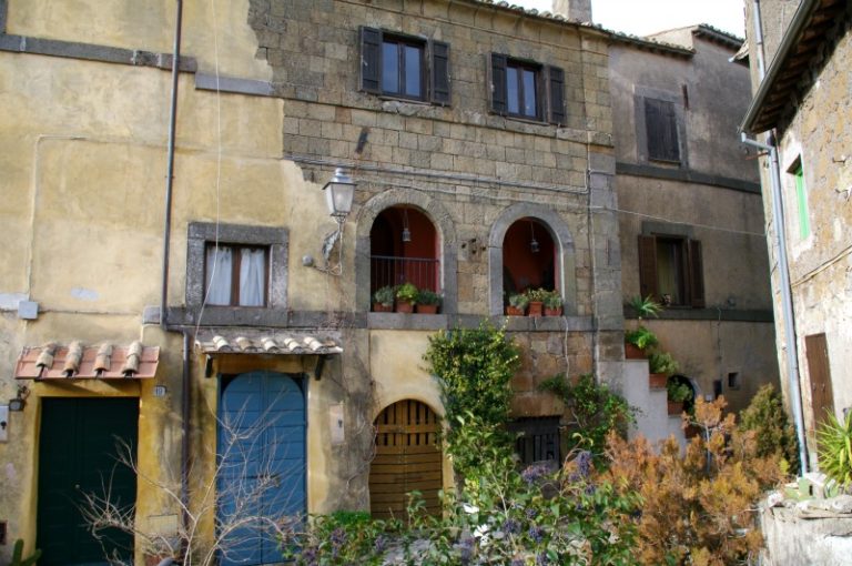 Calcata: Maggia Hippie nos Arredores de Roma - Roma Pra Você